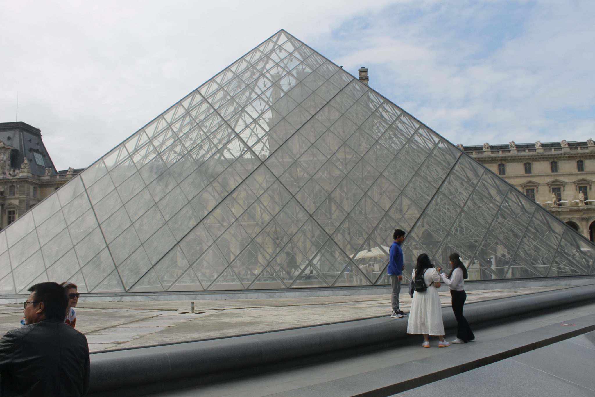 The Magnificent Louvre Museum : The Journey Of Art and History ( Start ...